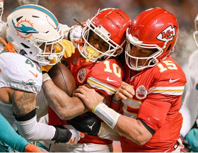 Why Chiefs’ Patrick Mahomes’ cracked helmet symbolizes his postseason ...